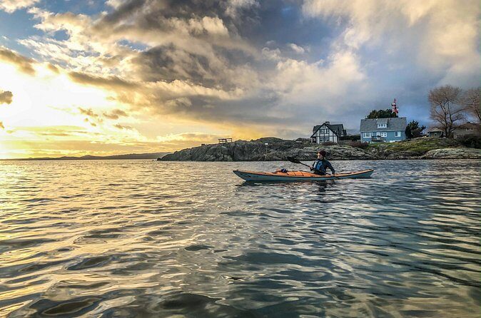 Victoria Harbour Sunset Kayak Tour - The Experience — What You’ll Love