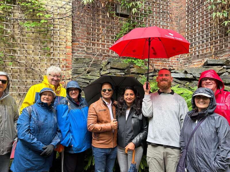 Victoria: Tips-Based City Highlights Walking Tour | 2.5-Hour - FAQ