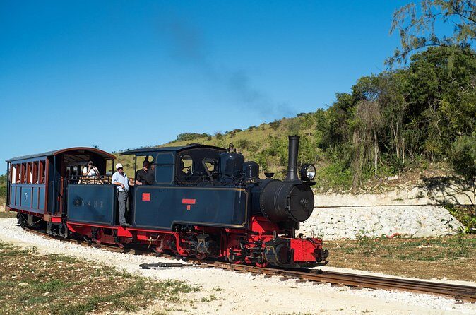 Victorian Steam Railway Short Journey Great House and Distillery - FAQ
