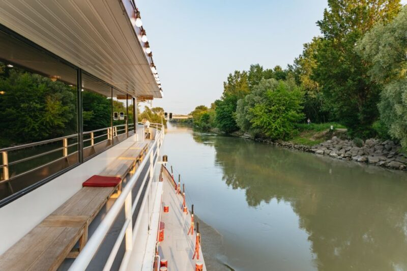Vienna: 3-Course Evening Dinner Cruise - Key Points