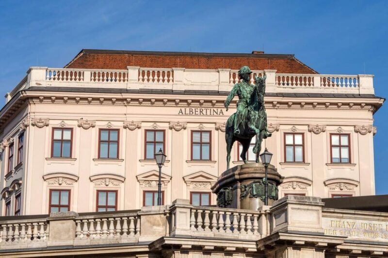 Vienna Audioguide - TravelMate app for your smartphone - Transportation, Timing, and Group Size