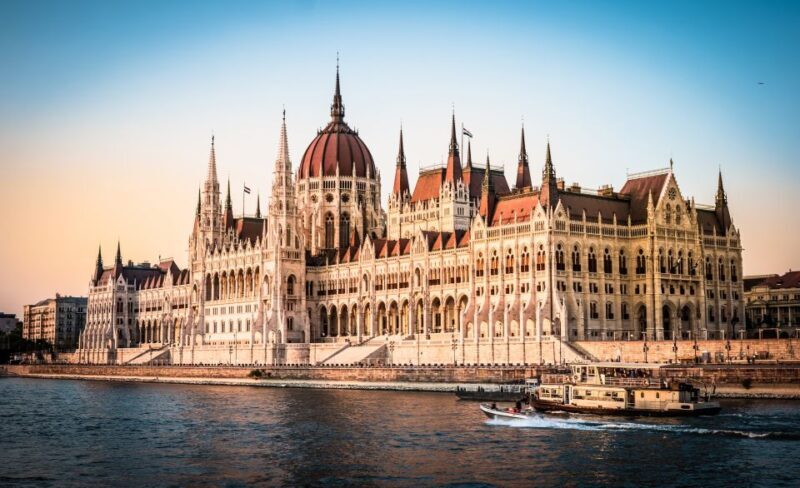 Vienna: Budapest Day Trip - Exploring Budapest’s Famous Landmarks