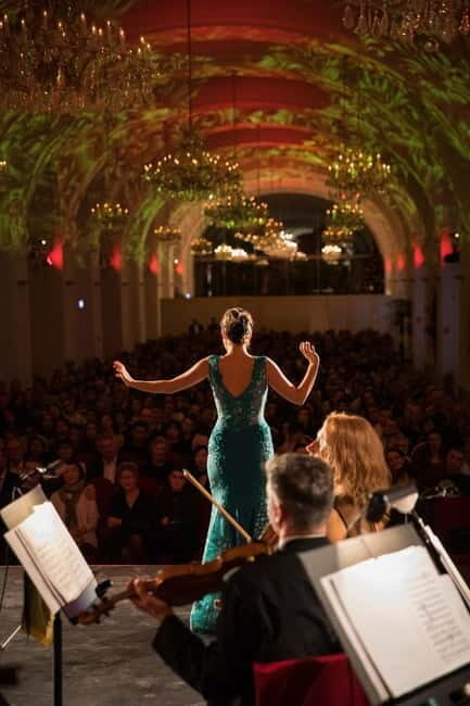 Vienna: Dinner & Concert at Schönbrunn Palace - Key Points