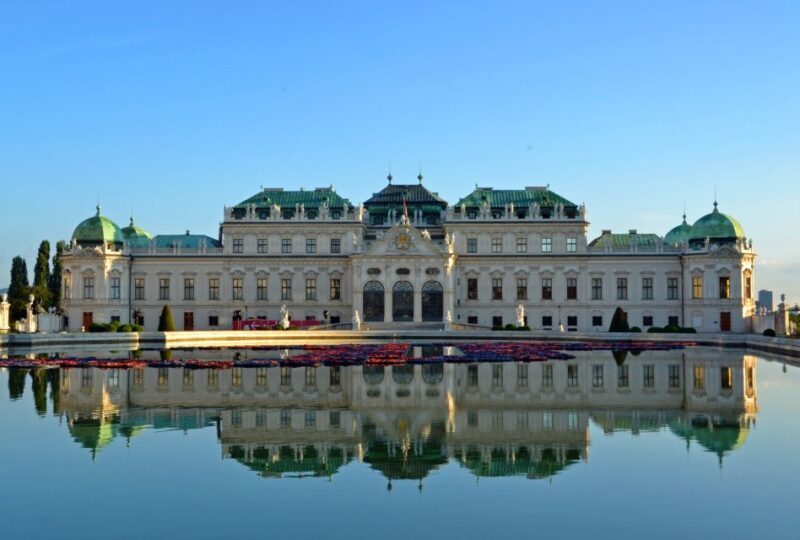 Vienna: Express Walk with a Local in 60 minutes - Breakdown of the Itinerary
