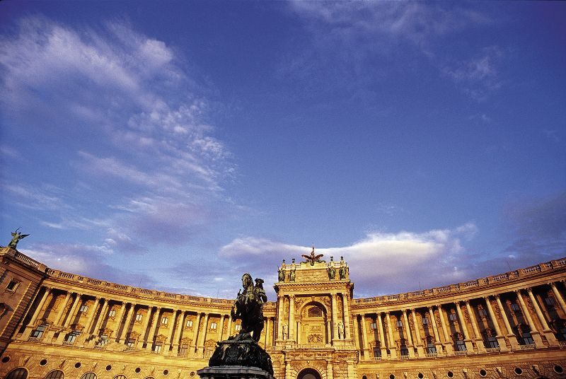 Vienna: Full-Day Private Tour including Schönbrunn Palace - The Sum Up