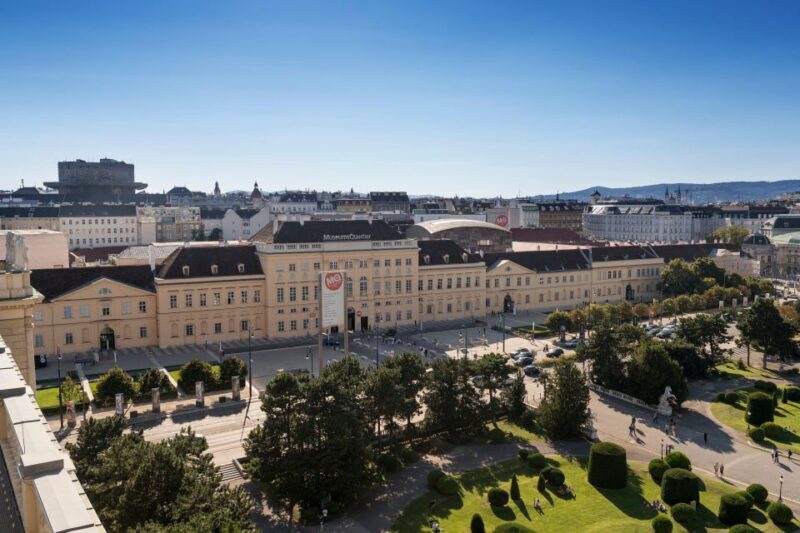 Vienna: Guided tour of Fischer von Erlach's stables - The Experience in Detail
