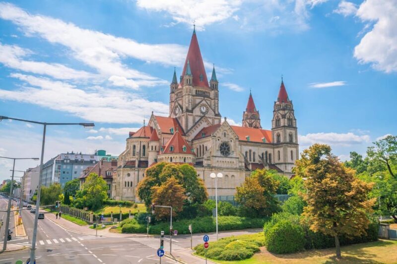 Vienna: Insta-Perfect Walk with a Local - Key Points