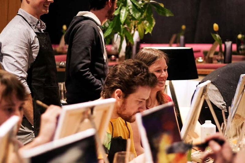Vienna: Paint and Sip Evening - The Experience Provider and Logistics