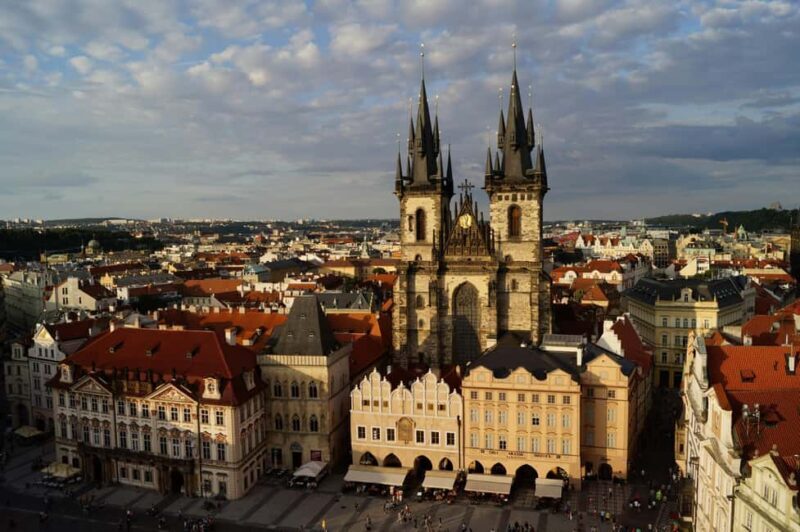 Vienna: Prague Guided Day Trip with Hotel Pickup - What to Expect on Your Day Trip from Vienna to Prague