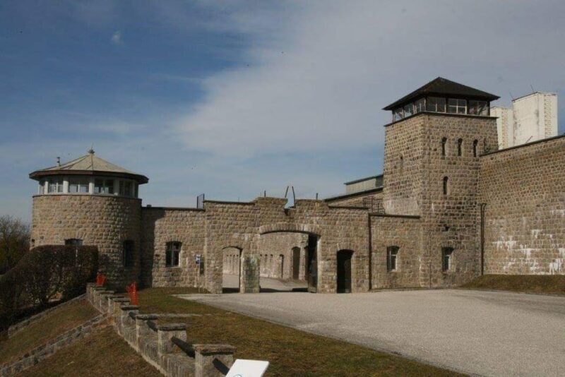 Vienna: Private tour Mauthausen and Linz - Key Points