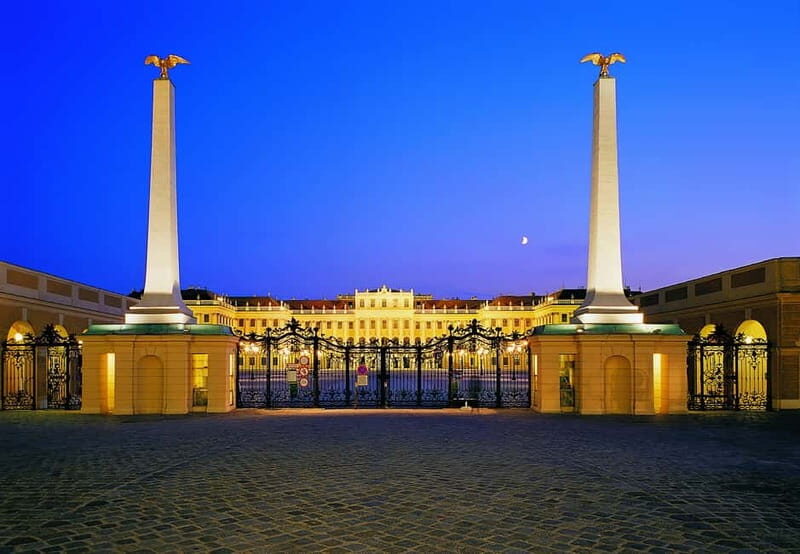 Vienna: Schönbrunn Palace Evening Tour, Dinner and Concert - The Concert: A Magical Night of Mozart and Strauss