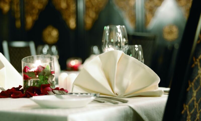 Vienna: Traditional Dinner Show at the Wiener Rathauskeller - Value for Money