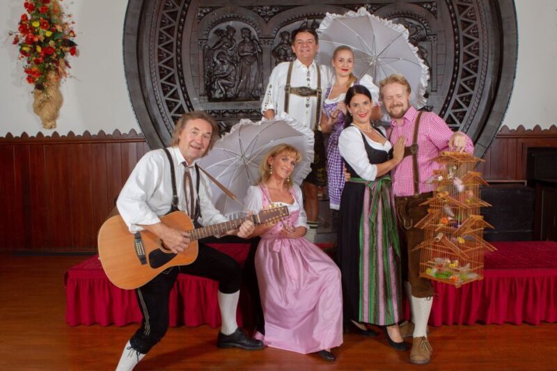 Vienna: Traditional Dinner Show at the Wiener Rathauskeller - FAQs