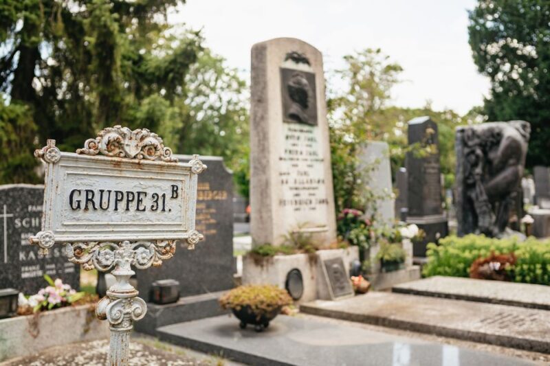 Vienna: Vienna Central Cemetery Guided Walking Tour - A Closer Look at the Vienna Central Cemetery Tour