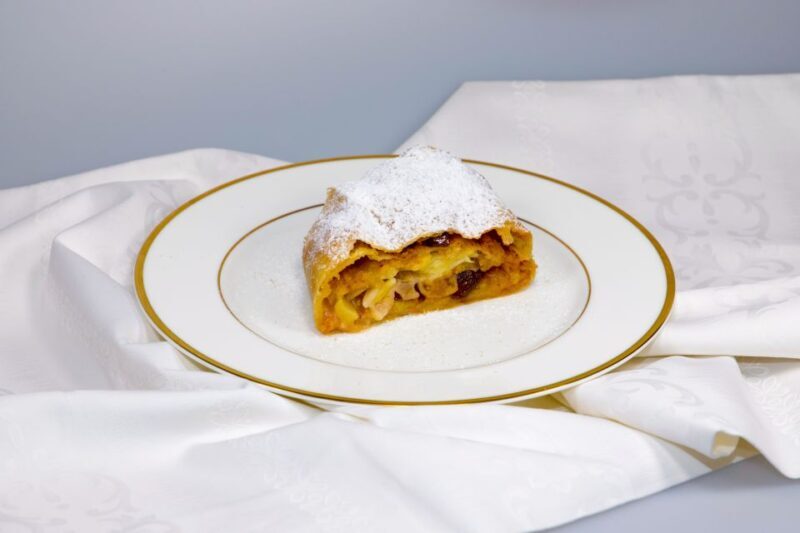Vienna: Wiener Schnitzel and Strudel Cooking Class - Authenticity and Reviews: What Travelers Say