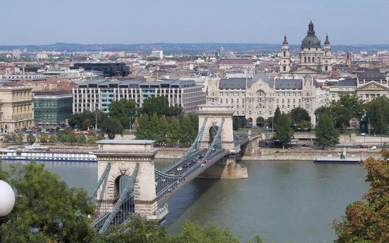 Vienna:Private & Customizable Budapest Day Trip with a Local - Exploring the Budapest Day Trip from Vienna: An Authentic, Personalized Adventure