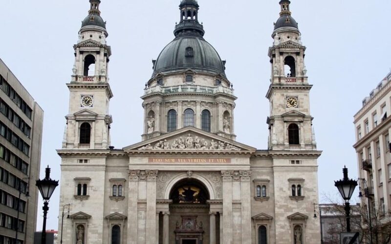 Vienna:Private & Customizable Budapest Day Trip with a Local - FAQ