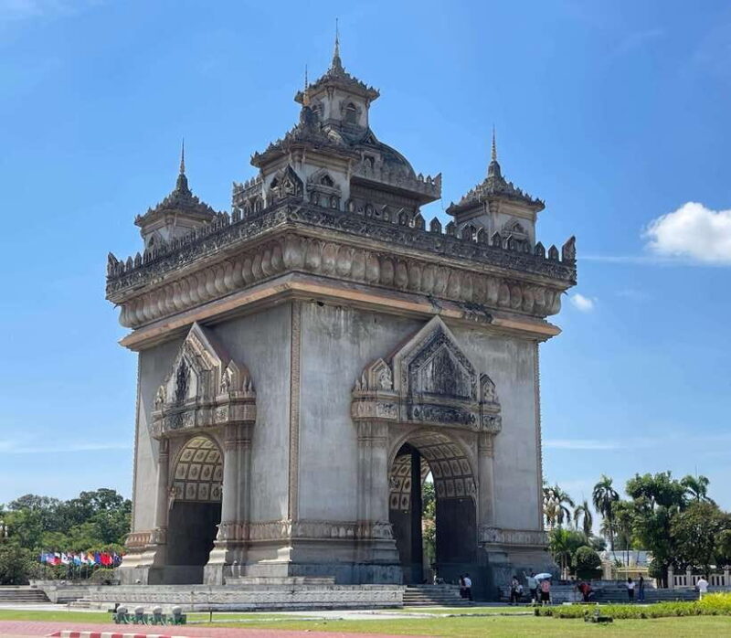 Vientiane: Cultural Tour with Buddha Park and Patuxay - Key Points