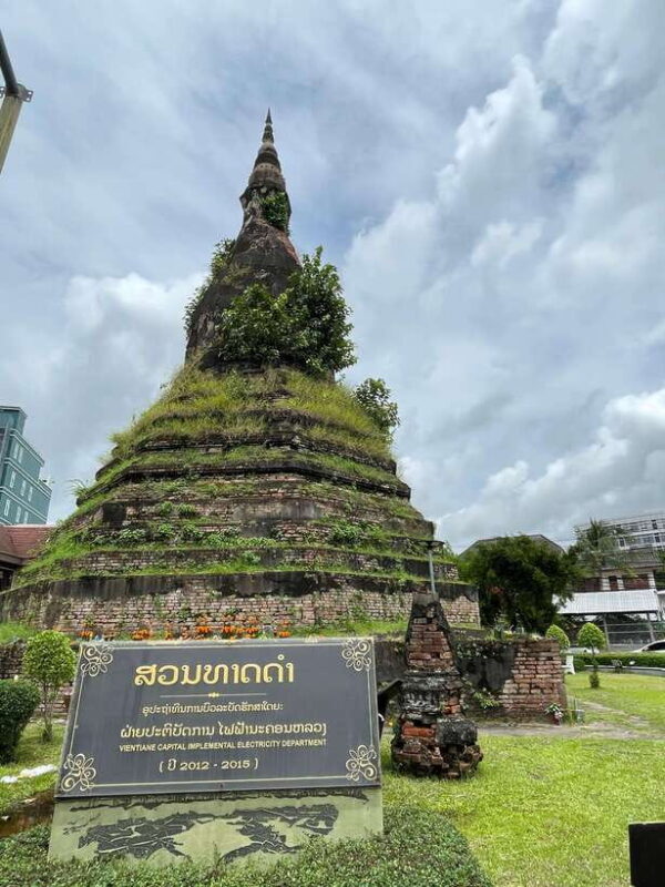 Vientiane: Half-Day City Tour with Patuxai and Buddha Park - Exploring Vientiane: What You Can Expect