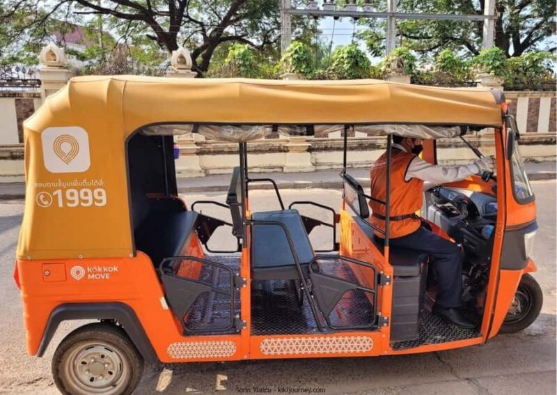 Vientiane: Private City Tour by EV TukTuk with Guide - Exploring Vientiane’s Iconic Landmarks