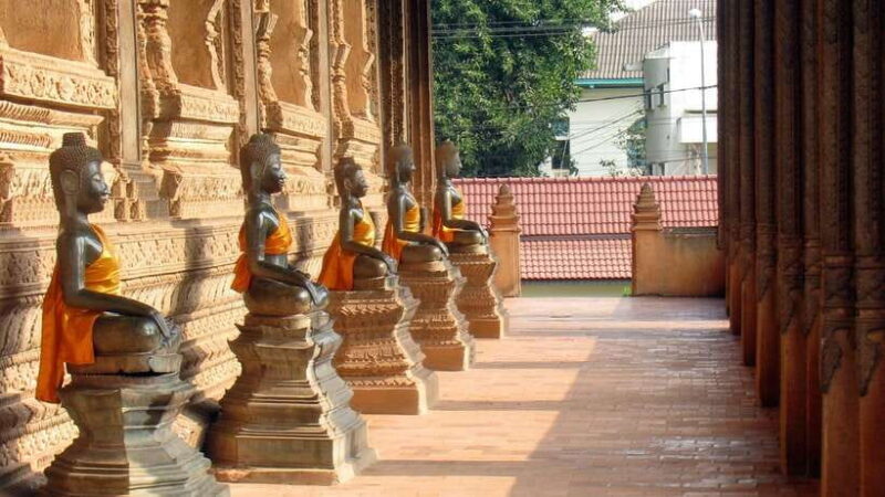 Vientiane: Private Full-day Must-See Sights & Sunset Tour - Discovering Vientiane’s Historic Temples