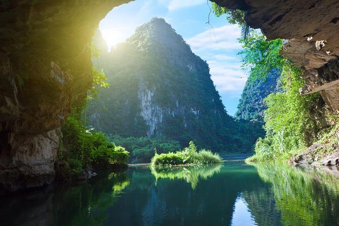 Vietnam Ancient Capital - Hoa Lu and Tam Coc Tour - Detailed Review of the Hoa Lu and Tam Coc Tour