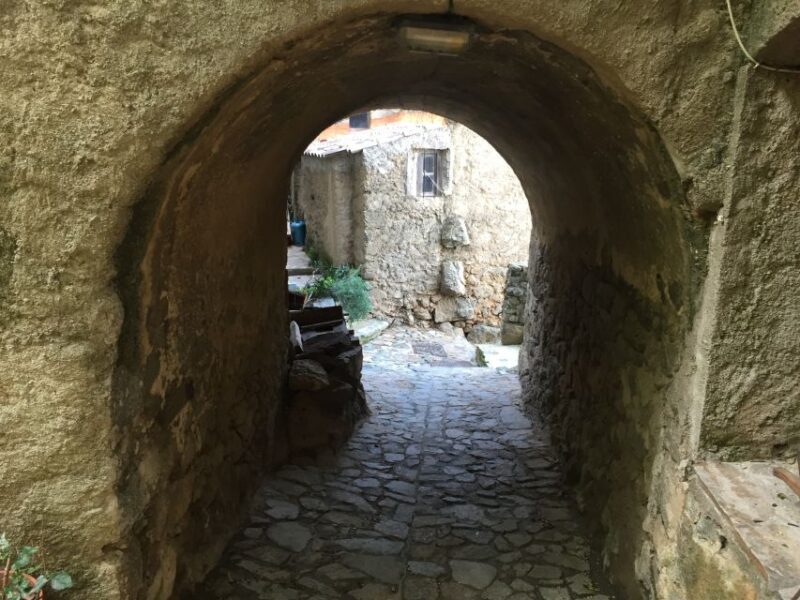 Vieux Villages L'authenticité Corse - FAQ