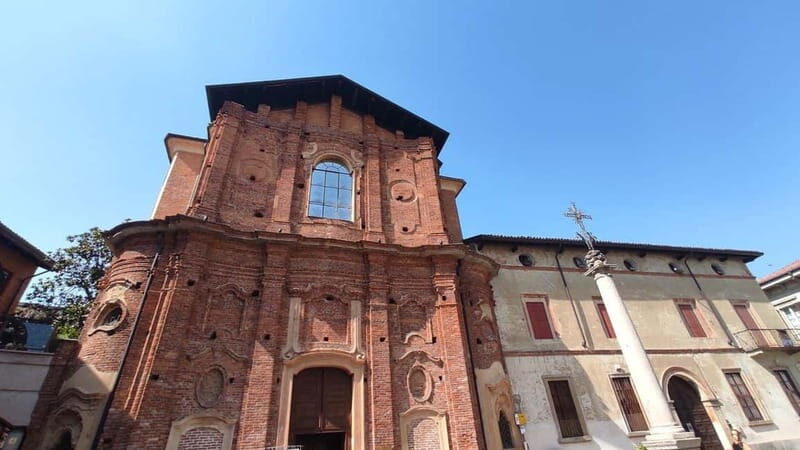 Vigevano Private Tour: Leonardo and Bramantes Masterpieces - Strolling through Noble Palaces and Quiet Streets