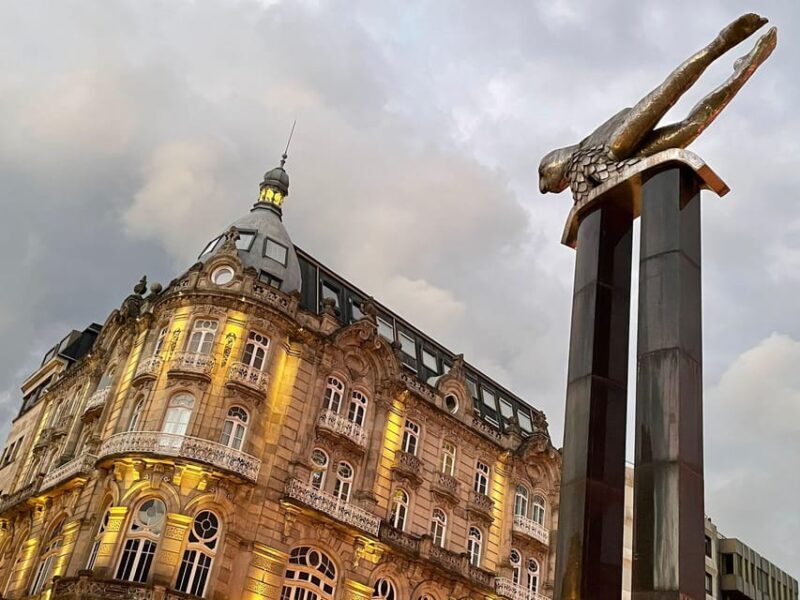Vigo: Walking Tour with local History & Culture - Key Points