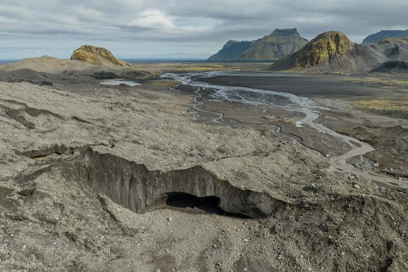 Vik: Katla Glacier Dead Ice Mapping Expedition - An In-Depth Look at the Katla Dead Ice Mapping Expedition