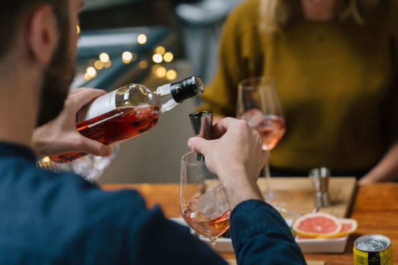Vila Nova de Gaia: Cocktail Making Workshop - Key Points