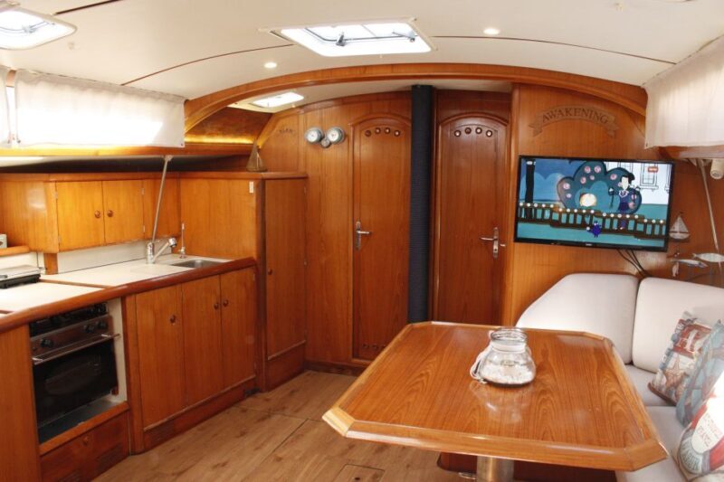 Vilamoura: Coastal Cruise on a Luxury Sailing Yacht - Who Will Love This Tour?