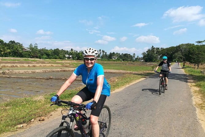 Village and Lagoon Cycling tour in Galle - Key Points