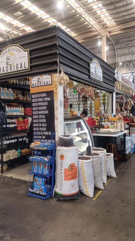 Villahermosa: Pino Suárez Market Guided Tour with Lunch - Meeting Vendors: Personal Stories and Traditions