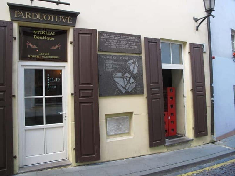 Vilnius: 3-Hour Jewish Heritage Tour - The Guides: The Heart of the Experience