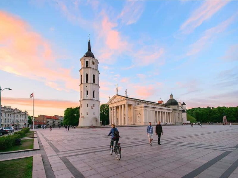Vilnius: Capture the most Photogenic Spots with a Local - What to Expect on Your 90-Minute Photogenic Tour