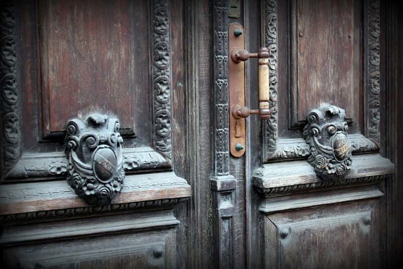 Vilnius: City Highlights Walking Tour - The Guide and Group Experience