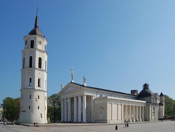 Vilnius Private Photoshoot Tour - Key Points