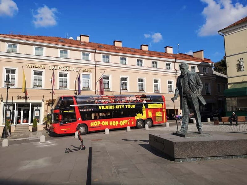 Vilnius: Sightseeing Audio Tour - Key Points