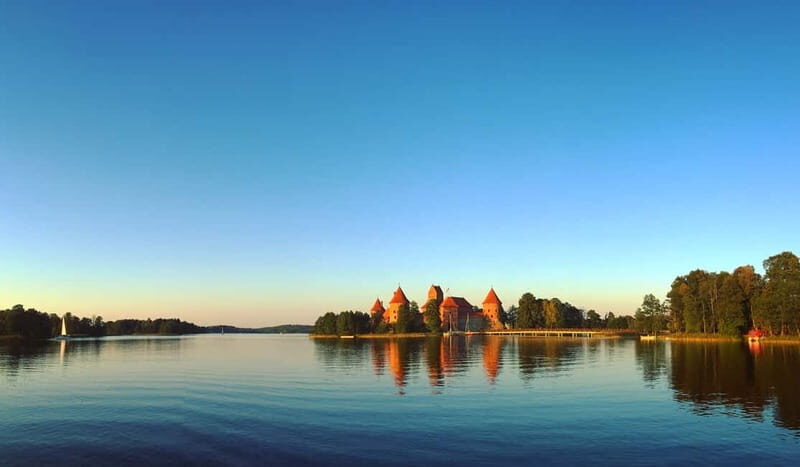 Vilnius: Trakai Tour with Audio Guide and Minibus Transfers - Practical Details and Tips