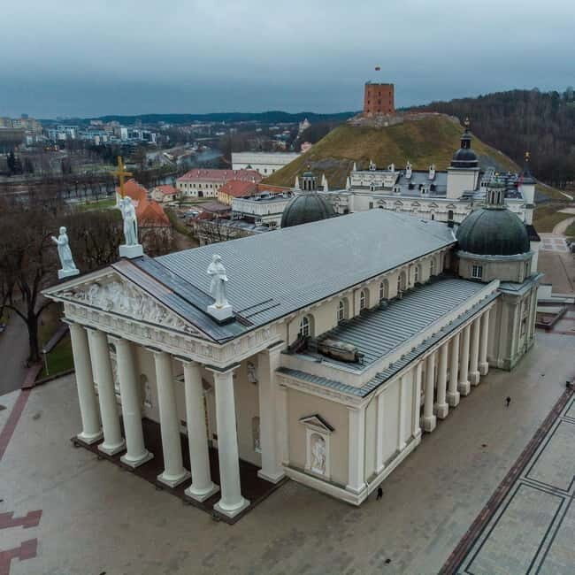 Vilnius: Walking Tour with a Local Guide - Small groups - Key Points