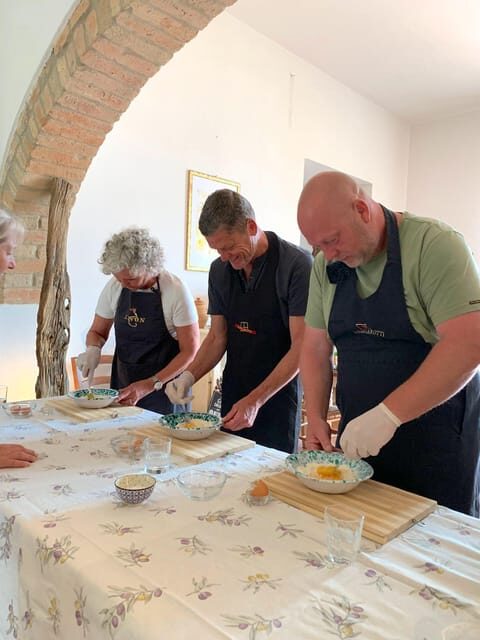 Vinci: Cooking Class of Local Food in a Tuscan Farm - Key Points