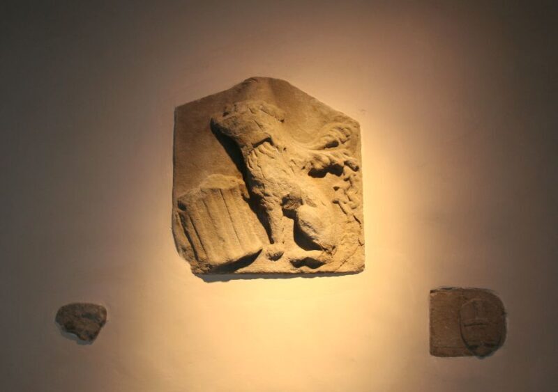 Vinci: Entrance to the Leonardo's Birthplace - Introduction