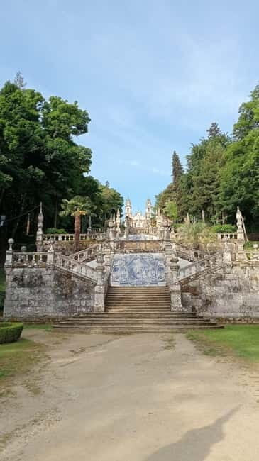 Vineyards and History of the City 6H - An Inside Look at the Lamego Tour Experience