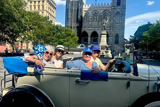 Vintage 1930 convertible ride in Old Montreal w/ old tunes-30min - Introduction