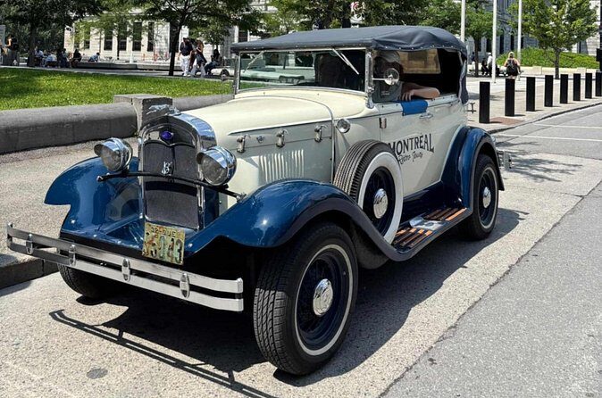 Vintage 1930 convertible ride in Old Montreal w/ old tunes-30min - The Sum Up