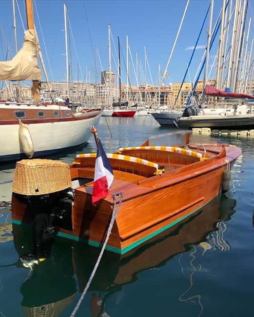 Vintage boat tour of Marseille Old Port for couples (1h) - Authenticness and Reviews: What Others Say