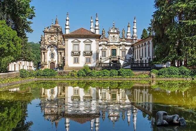 Vintage car ride in Vila Real - Who Should Consider This Tour?