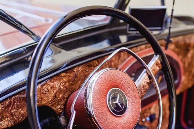 Vintage Cars Prague - Grand City Tour 150min / 1-6 pers. 2,5hrs - The Value Proposition