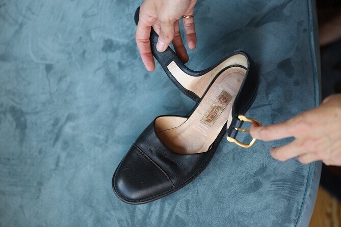 Vintage Fashion Walk with a Stylist - The Itinerary and How It Works